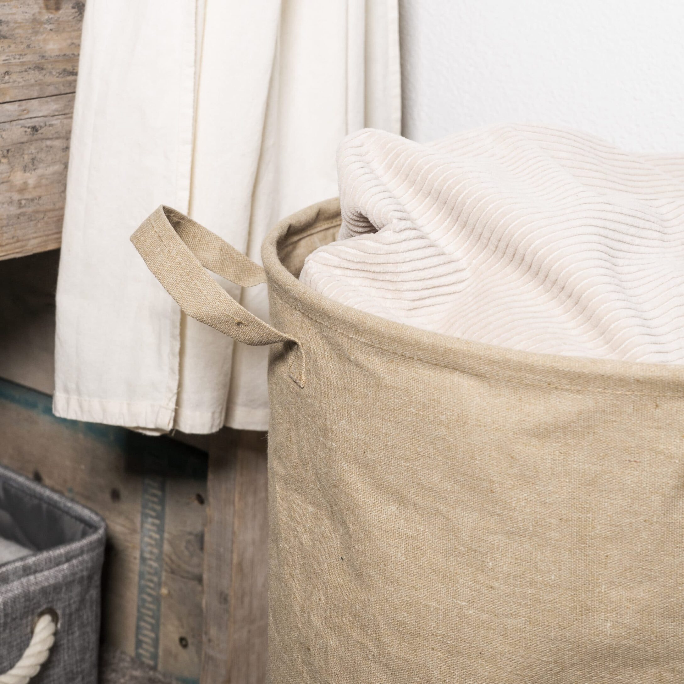 Stoffen wasmand met handvaten kopen? Slim gekozen! Bij HomeLiving